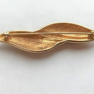 Monet | Jewelry | Monet Gold And Cream Enamel Pin | Poshmark